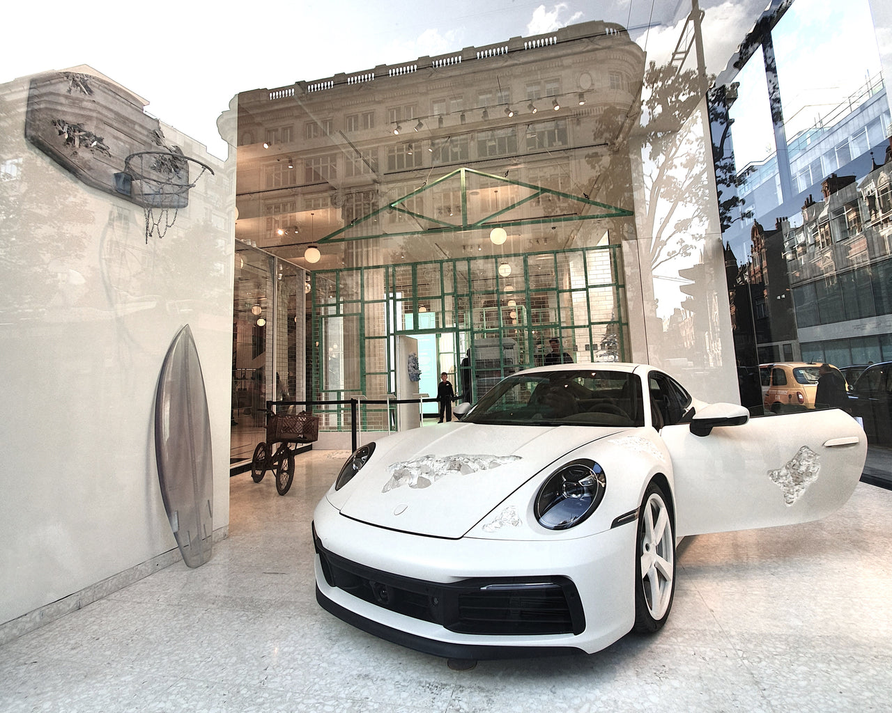 FIRST LOOK: A CLEAR SURFBOARD SCULPTURE BY HAYDENSHAPES X DANIEL ARSHA ...